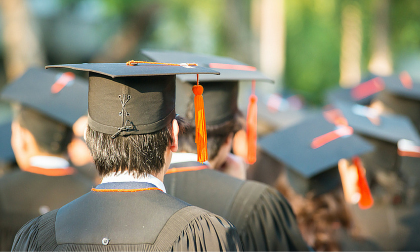 Should I Pay Off My Student Loans Or Invest Here s How To Decide Should I Pay Off My Student Loans Or Invest Here s How To Decide
